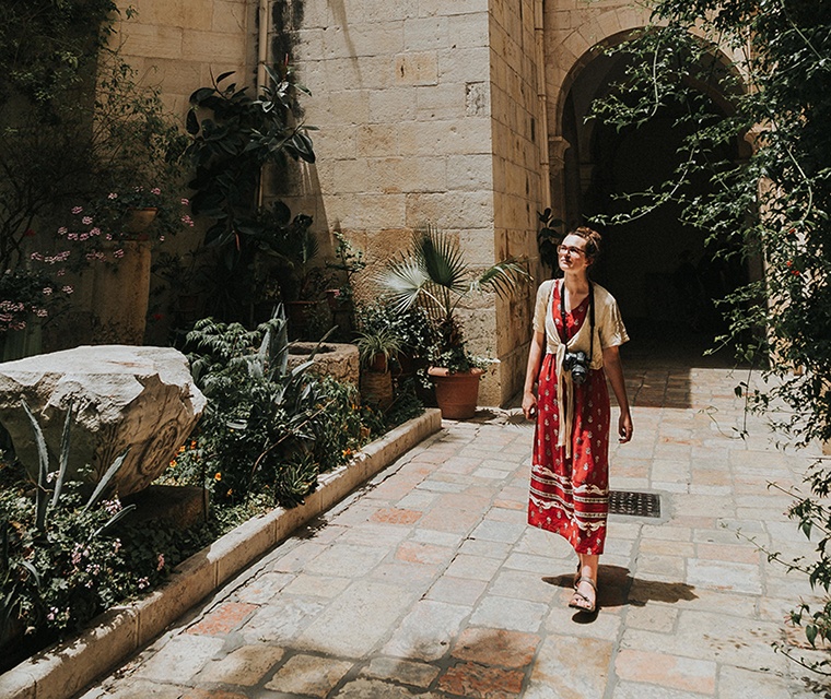 Front new 1 | Passages